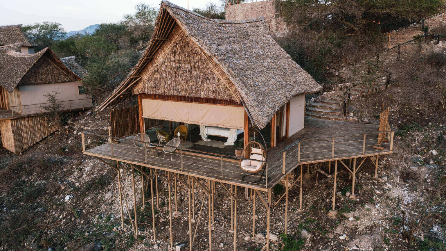 Lions Bluff Lodge - Nomad Touring Company Ltd.